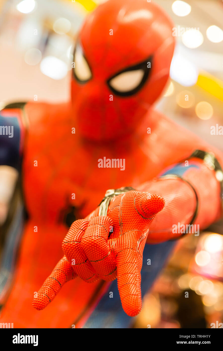Singapore-JUN 26 2016:spider man sculpture show Stock Photo - Alamy