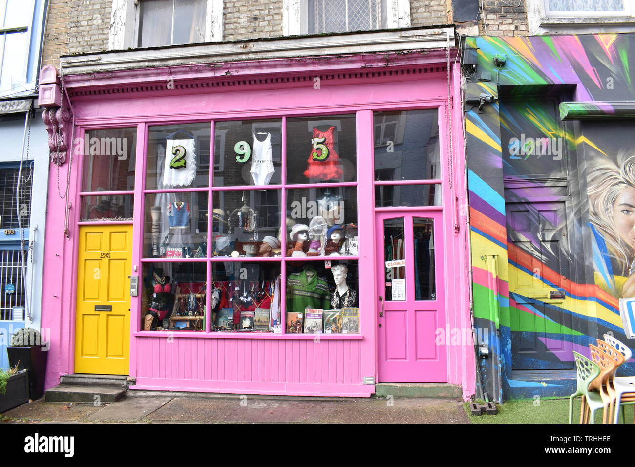Colourful portobello road shop hi-res stock photography and images - Alamy