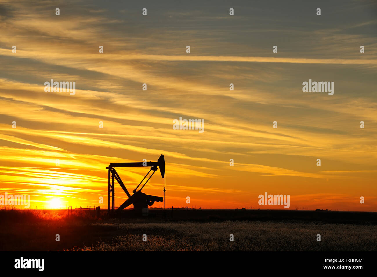 Oilfield Sunset High Resolution Stock Photography and Images - Alamy