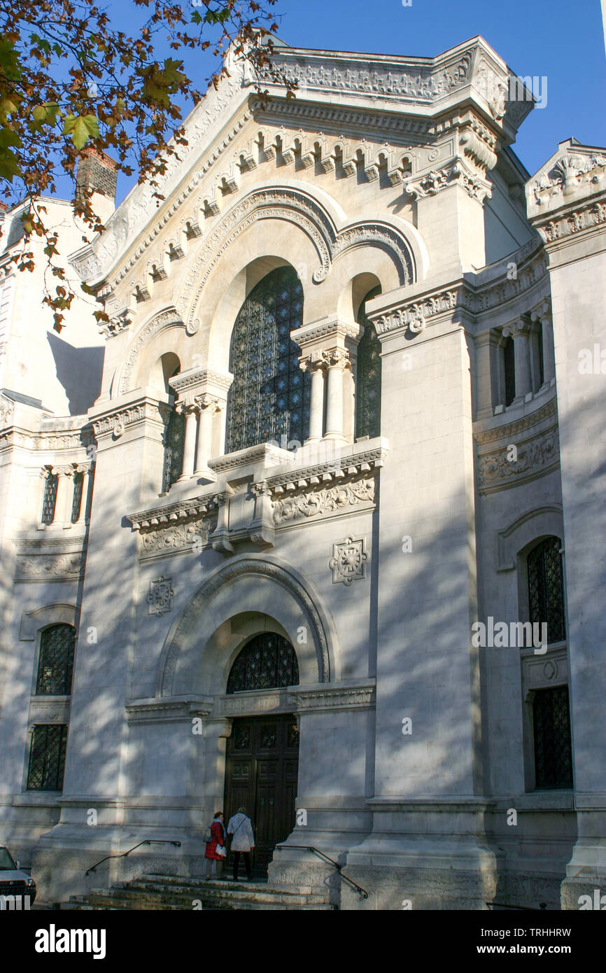 Protestant church, Quai Augagneur, Lyon, France Stock Photo - Alamy