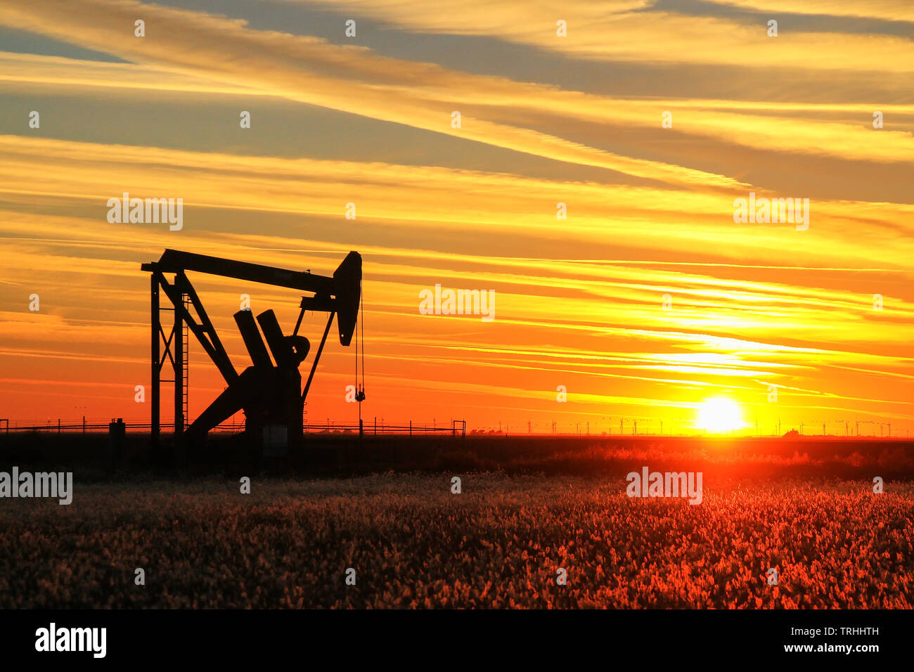 Oilfield Sunset High Resolution Stock Photography and Images - Alamy