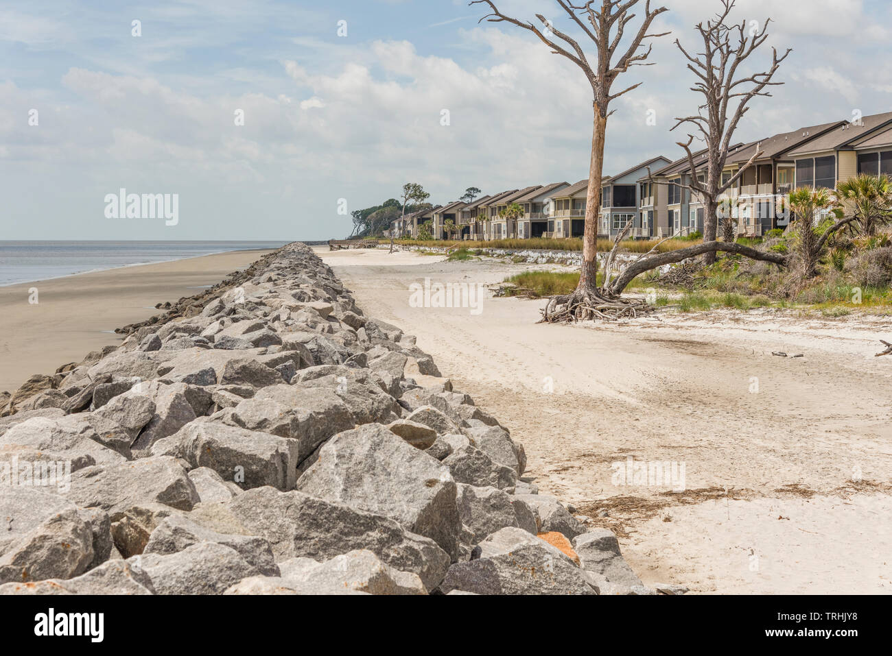 Break wall with island hi-res stock photography and images - Alamy