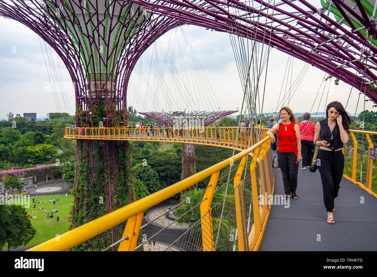 Elevated walkway ocbc skyway hi-res stock photography and images - Alamy