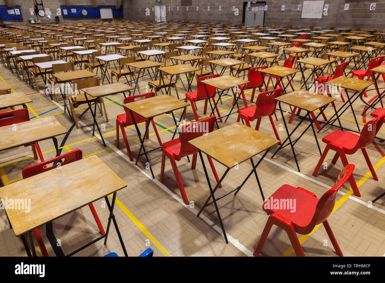 Student exams uk university hall hi-res stock photography and images ...