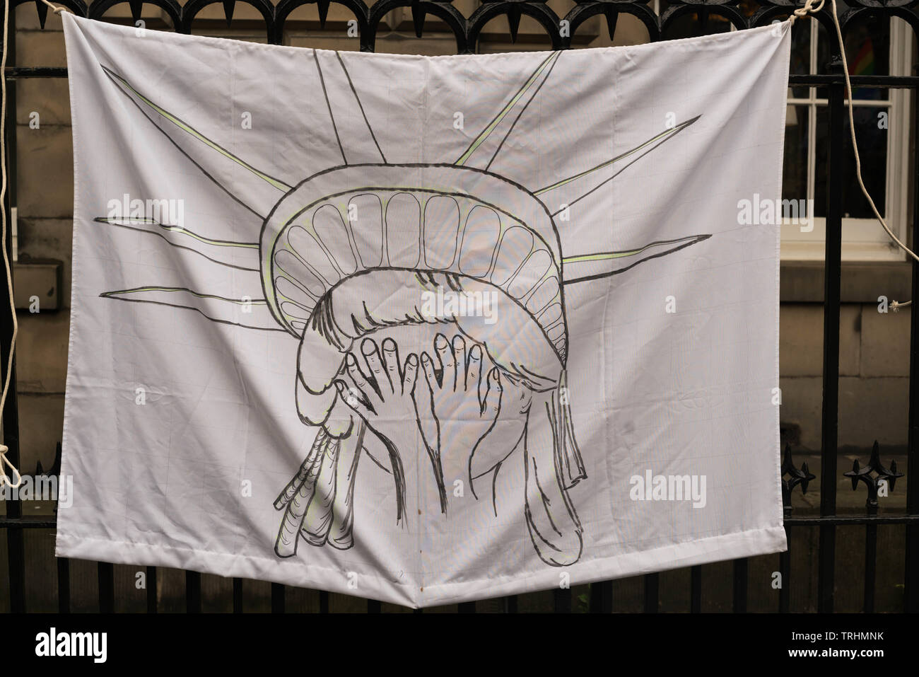 Donald trump statue of liberty hi-res stock photography and images - Alamy