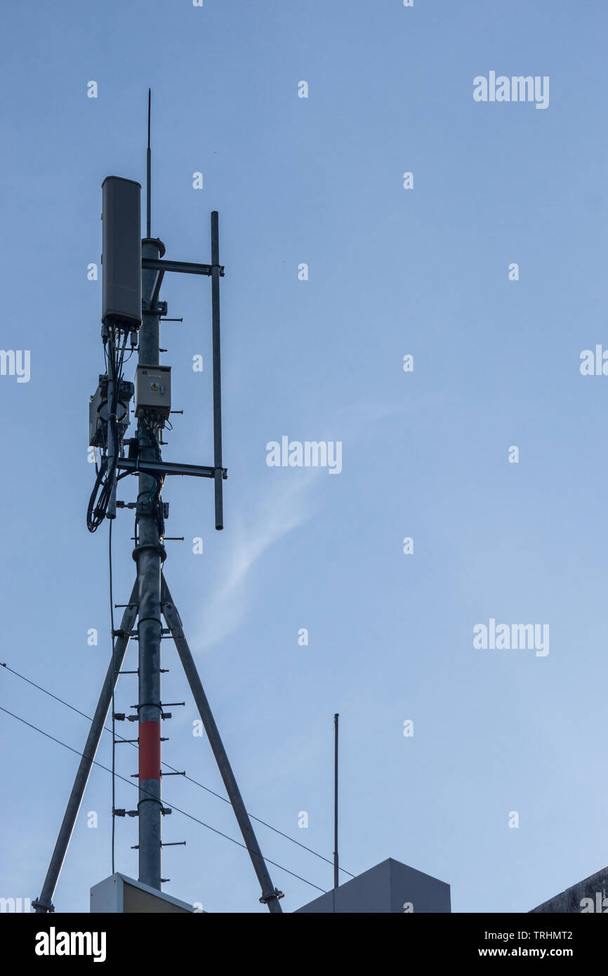 Mobile network antenna hi-res stock photography and images - Alamy