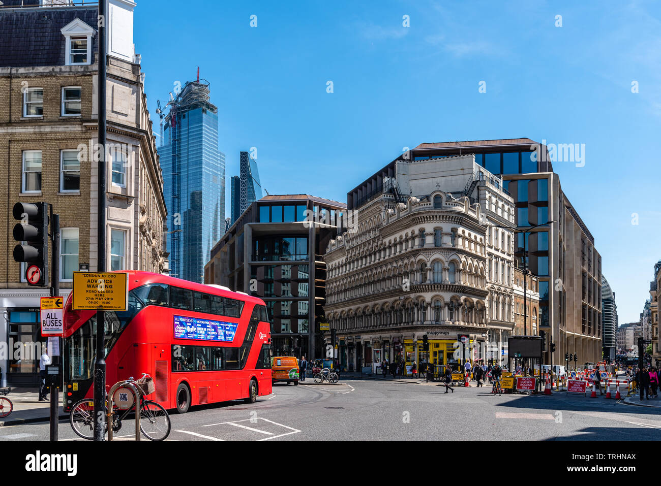 Queen street intersection hi-res stock photography and images - Alamy