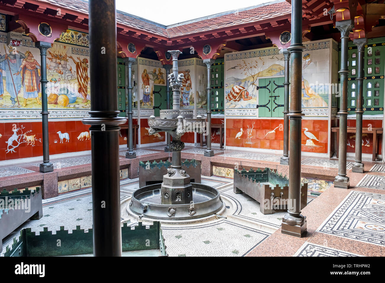 Cardiff Castle, The roof garden, Cardiff, Wales Stock Photo - Alamy