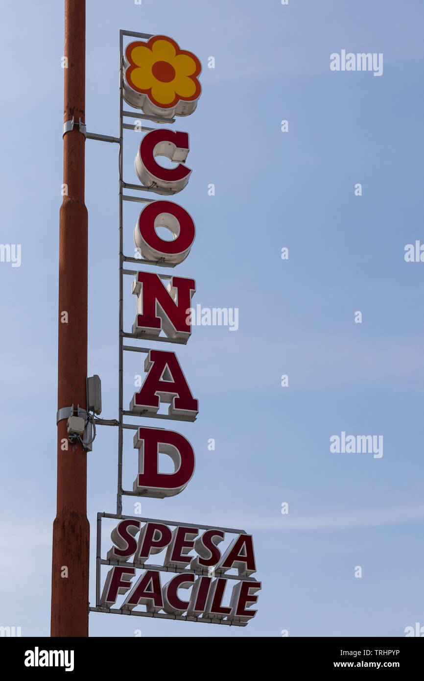 Conad sign hi-res stock photography and images - Alamy