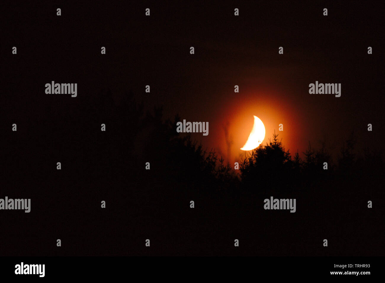 Rising half moon hi-res stock photography and images - Alamy