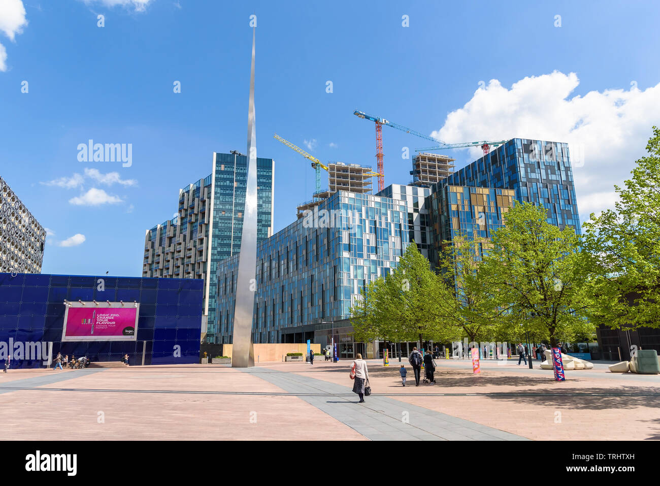 O2 shop england hi-res stock photography and images - Alamy