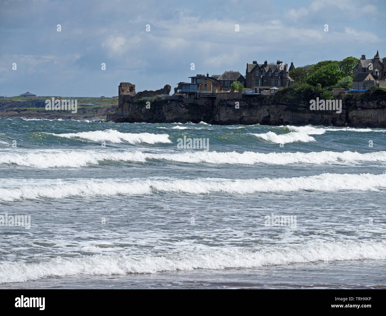St andrews seafront hi-res stock photography and images - Alamy