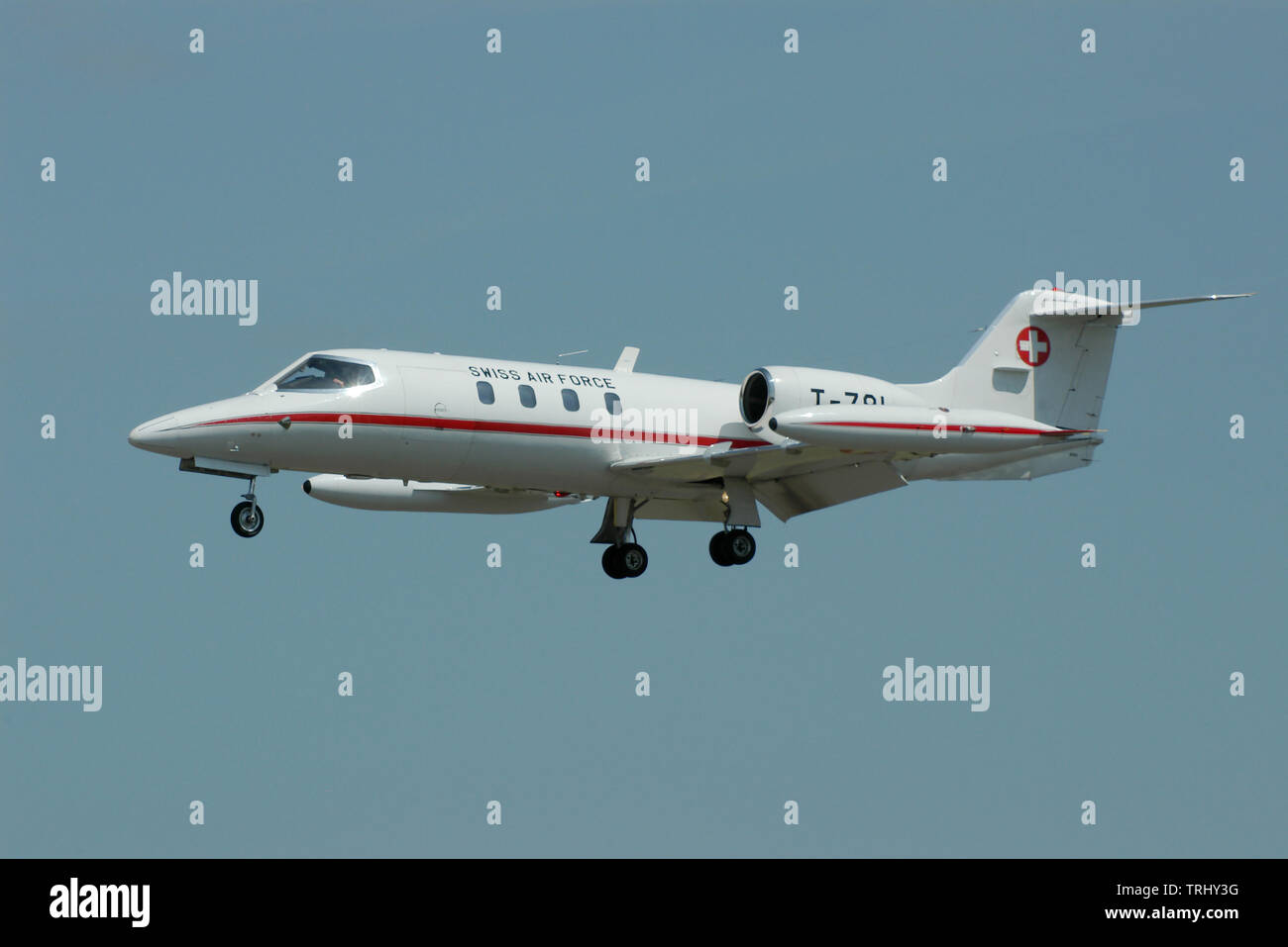 SWISS AIR FORCE LEARJET 35A executive jet plane T-781 landing at RAF ...