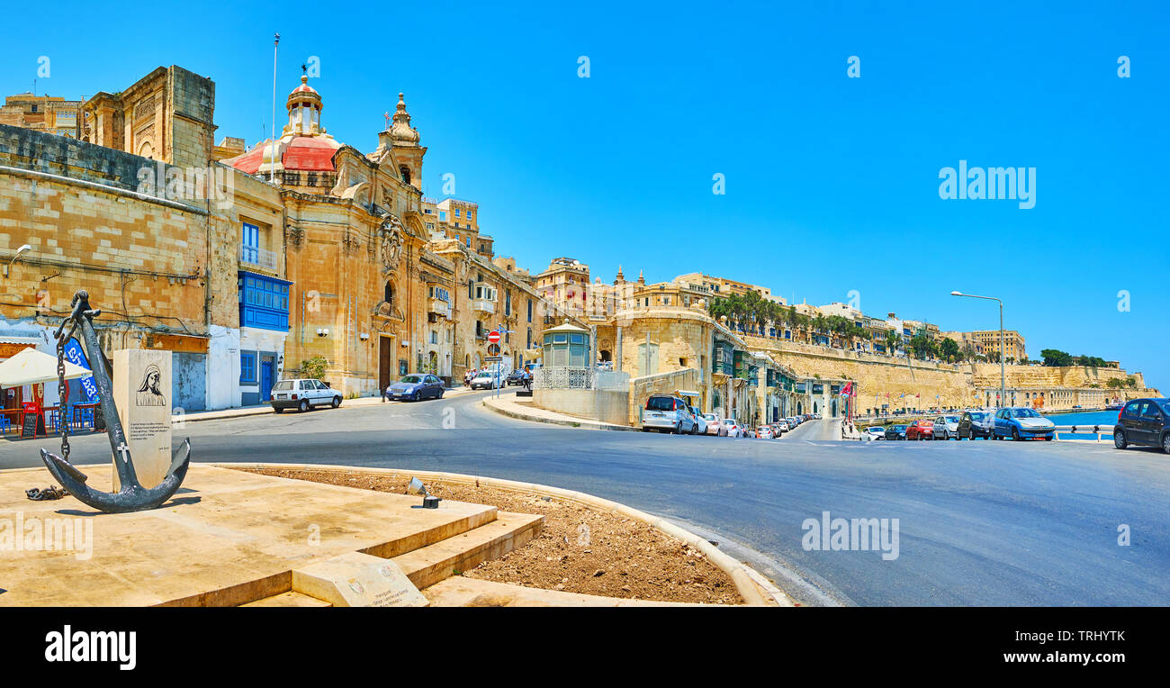 VALLETTA, MALTA - JUNE 19, 2018: Panorama of Barriera Wharf seaside ...