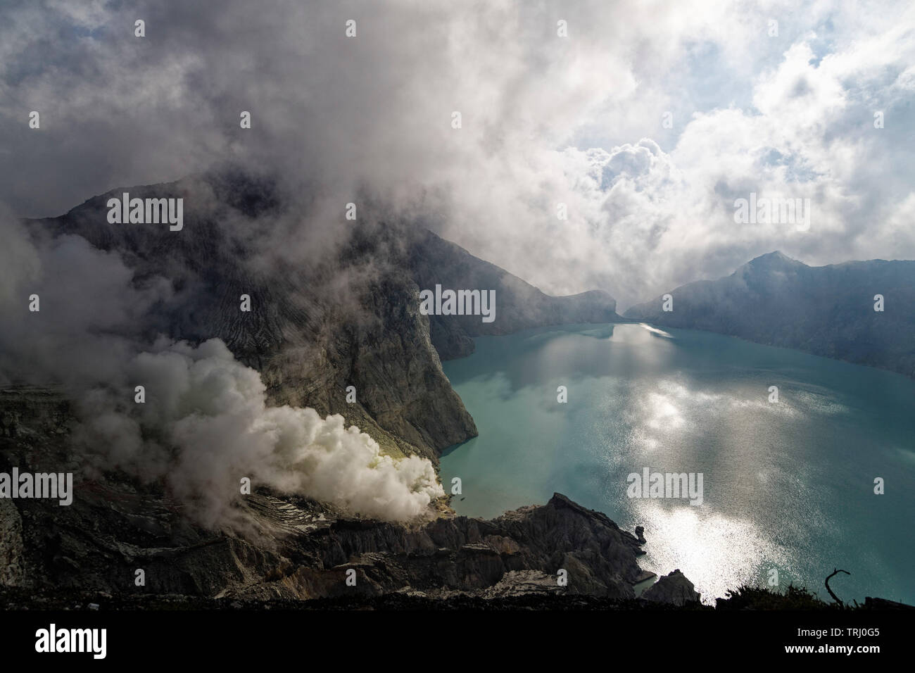 Kawah Ijen, Java island, Indonesia. 11th May, 2019. General view of Kawah Ijen volcano crater ...