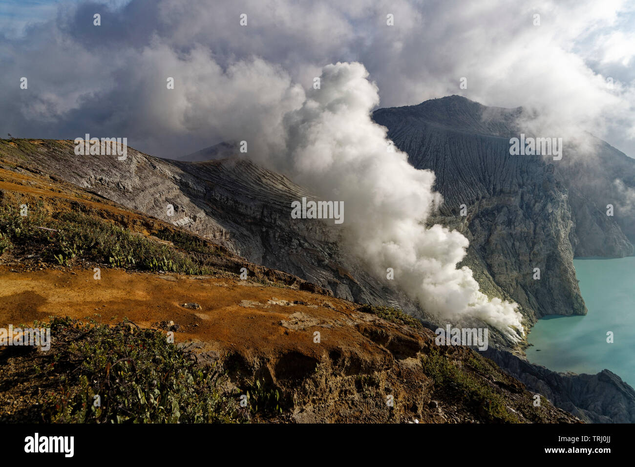 Kawah Ijen, Java island, Indonesia. 11th May, 2019. General view of Kawah Ijen volcano crater ...