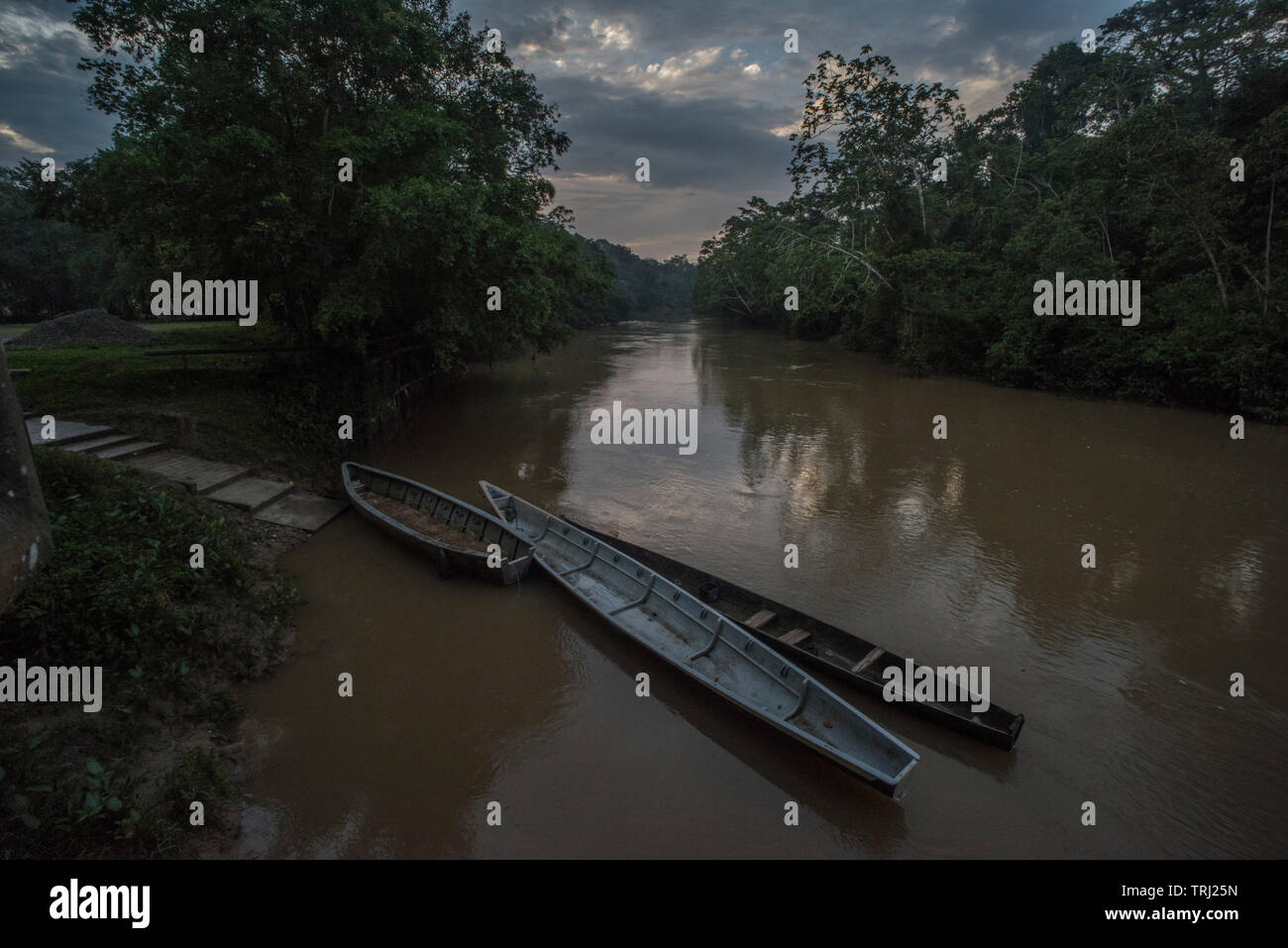 Empty river basin hi-res stock photography and images - Alamy