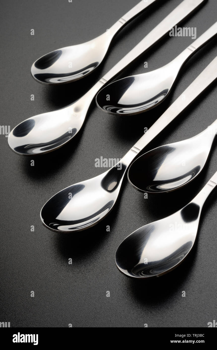 Clean lined white kitchen hi-res stock photography and images - Alamy