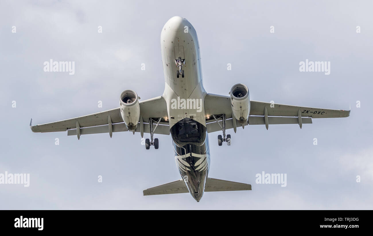 Air New Zealand Airbus A320 airliner from below Stock Photo - Alamy
