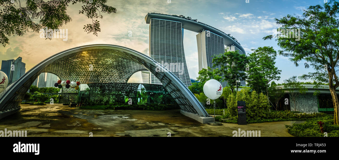Singapore - 30 April, 2019 : Bayfront Plaza at Gardens by the Bay is a ...