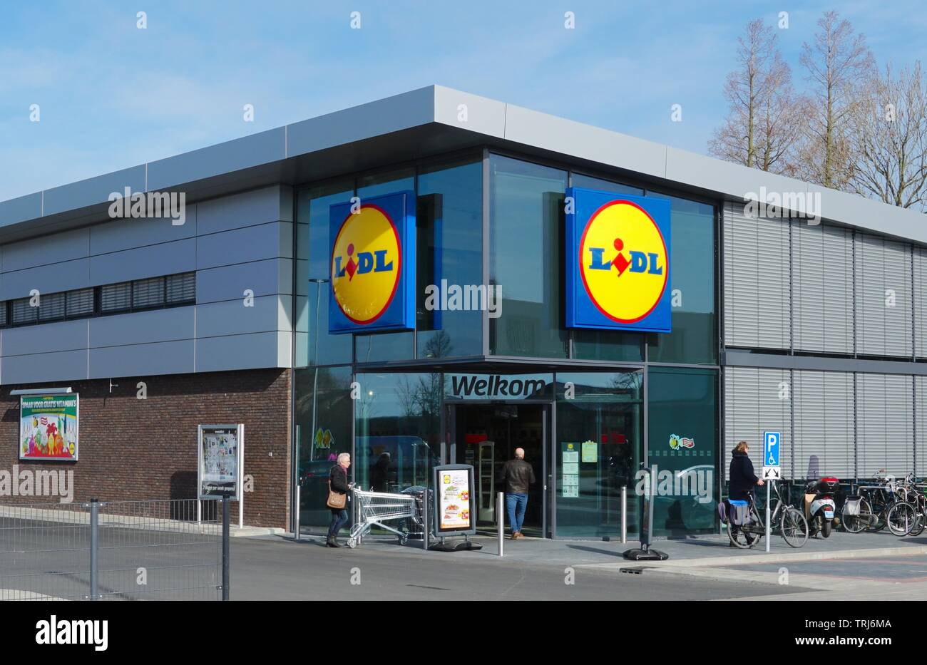 Lidl Grocery Store High Resolution Stock Photography and Images - Alamy