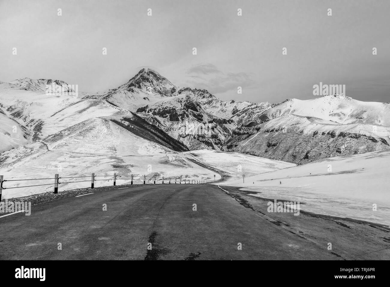 Rocky mountains road Black and White Stock Photos & Images - Alamy