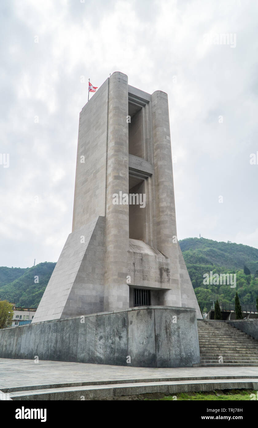 War memorial como lombardy italy hi-res stock photography and images ...