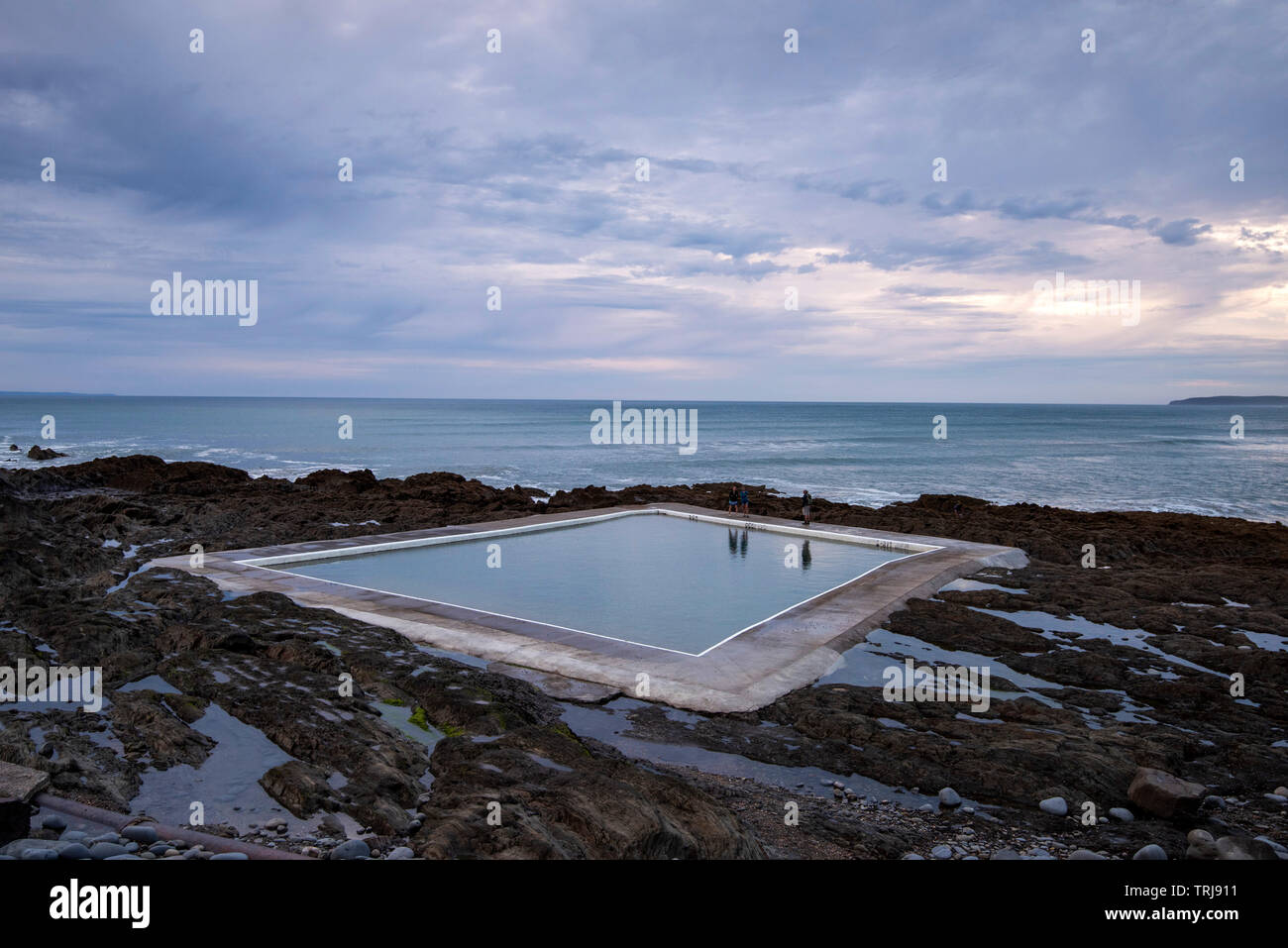 Rock pool swimming pool westward hi-res stock photography and images ...