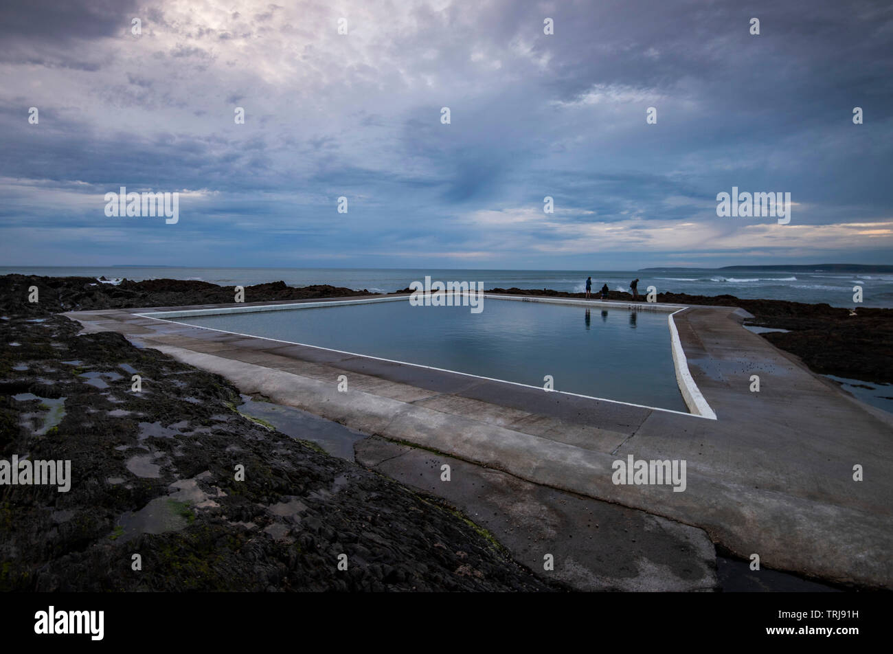 Rock pool swimming pool westward hi-res stock photography and images ...