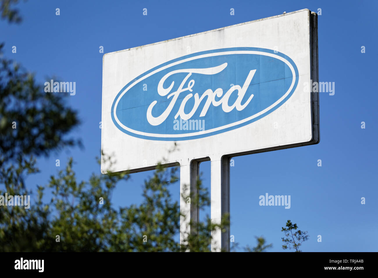 Ford bridgend engine plant hi-res stock photography and images - Alamy