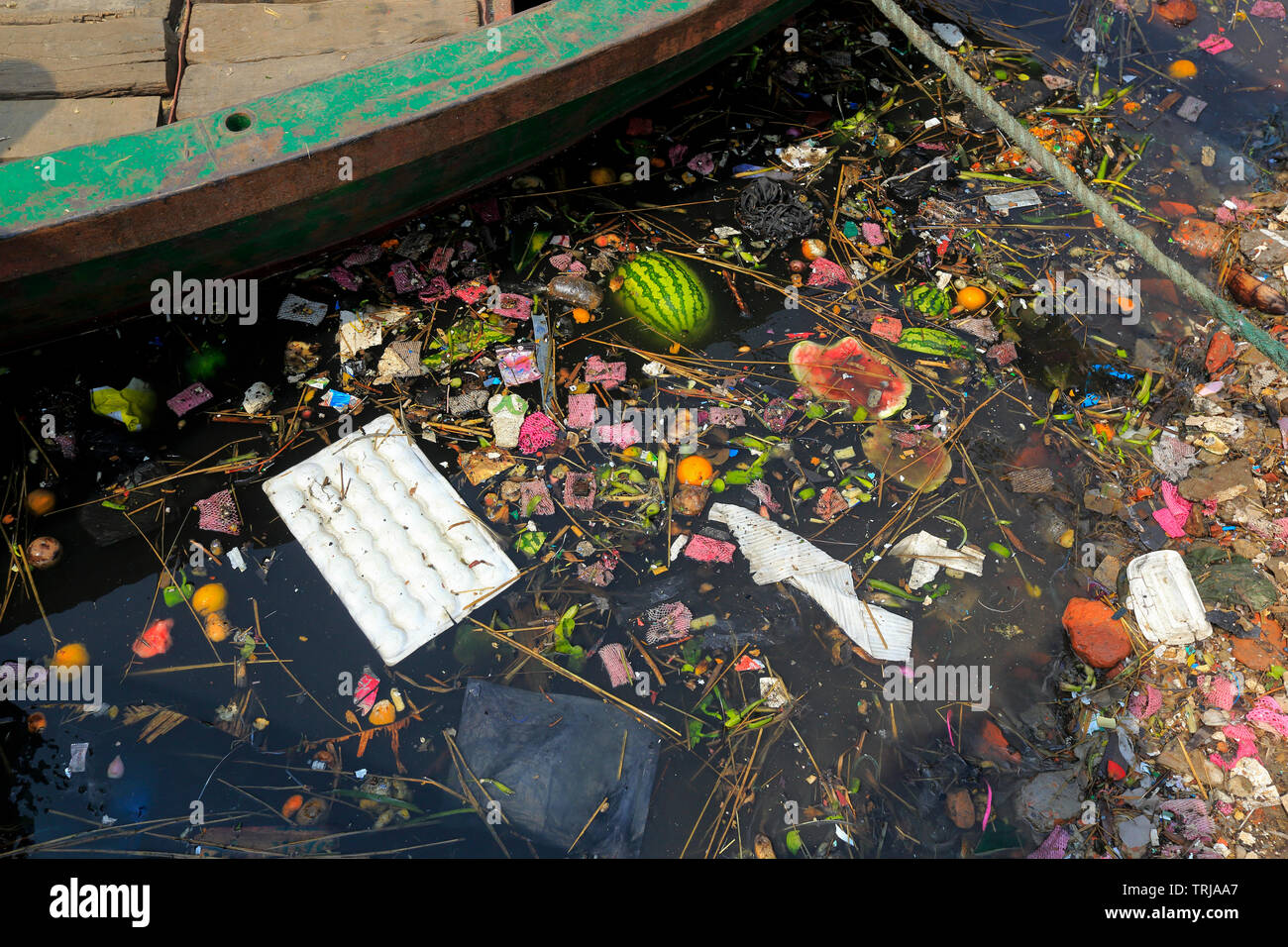 Plastic pollution river hi-res stock photography and images - Alamy