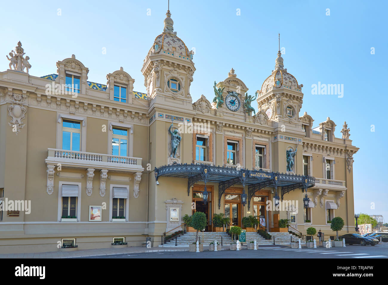 Sculpture monte carlo monaco hi-res stock photography and images - Alamy