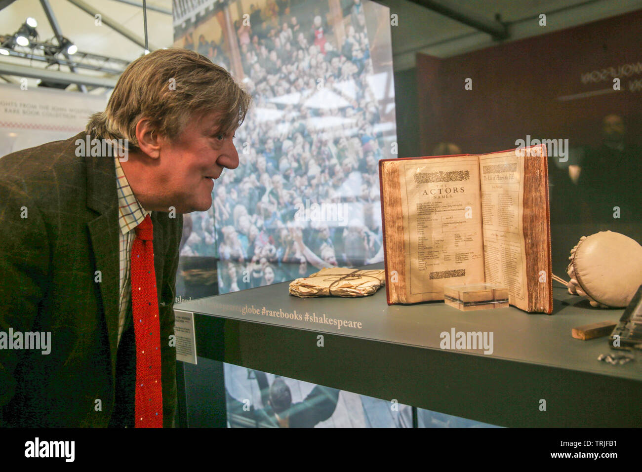 Londons rare book fair hi-res stock photography and images - Alamy