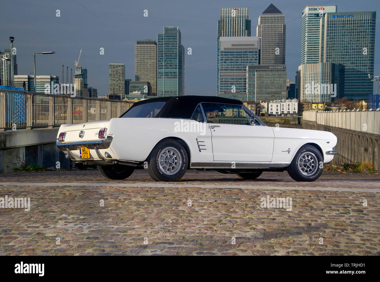 Retro convertible london hi-res stock photography and images - Alamy