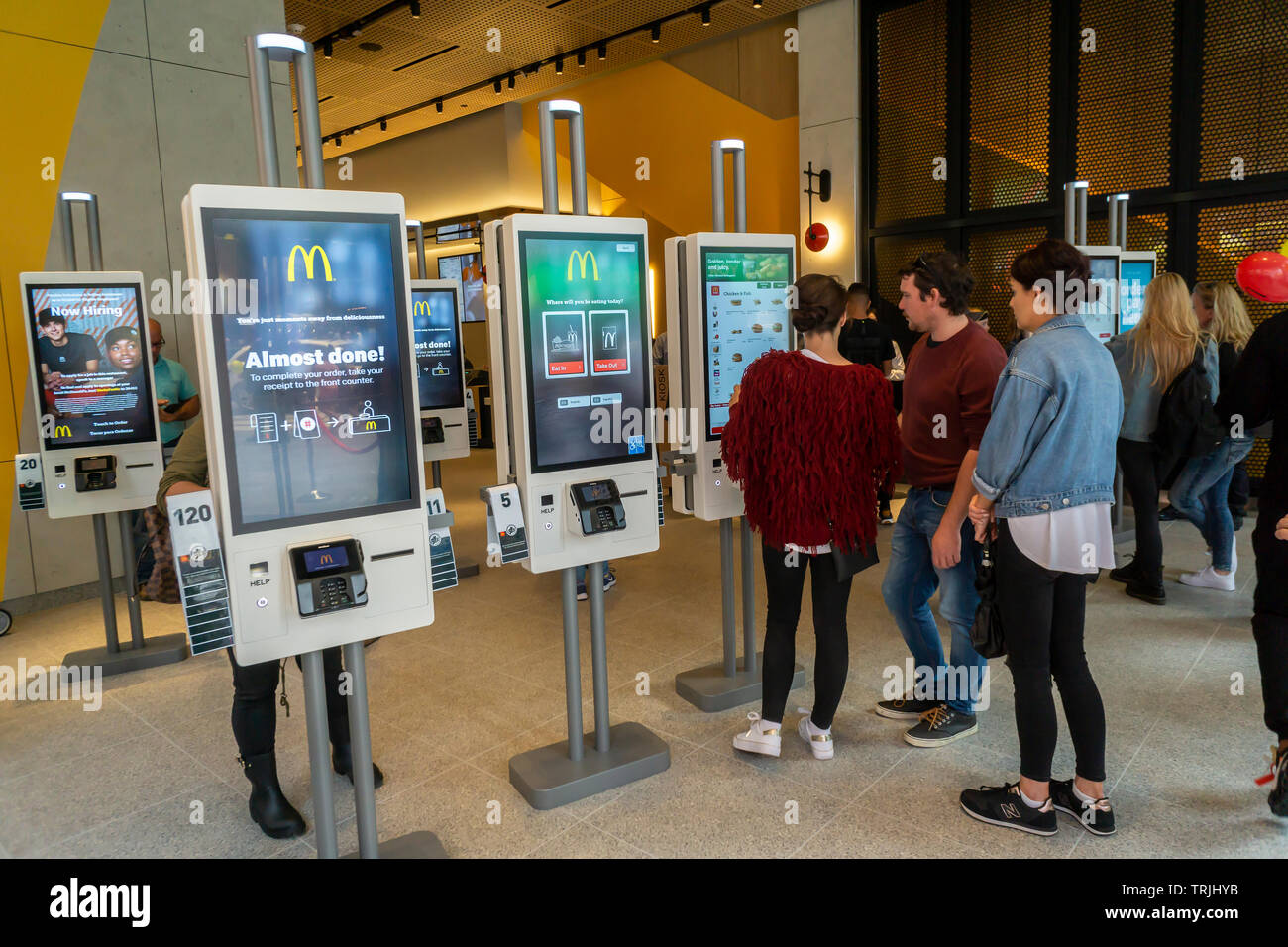 Self ordering kiosk usa hi-res stock photography and images - Alamy