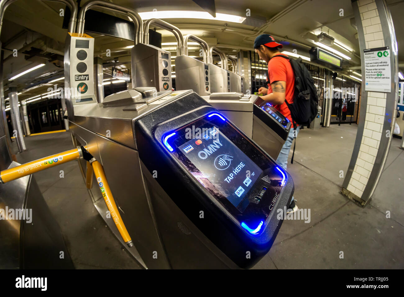 Tap in tap out trains hi-res stock photography and images - Alamy