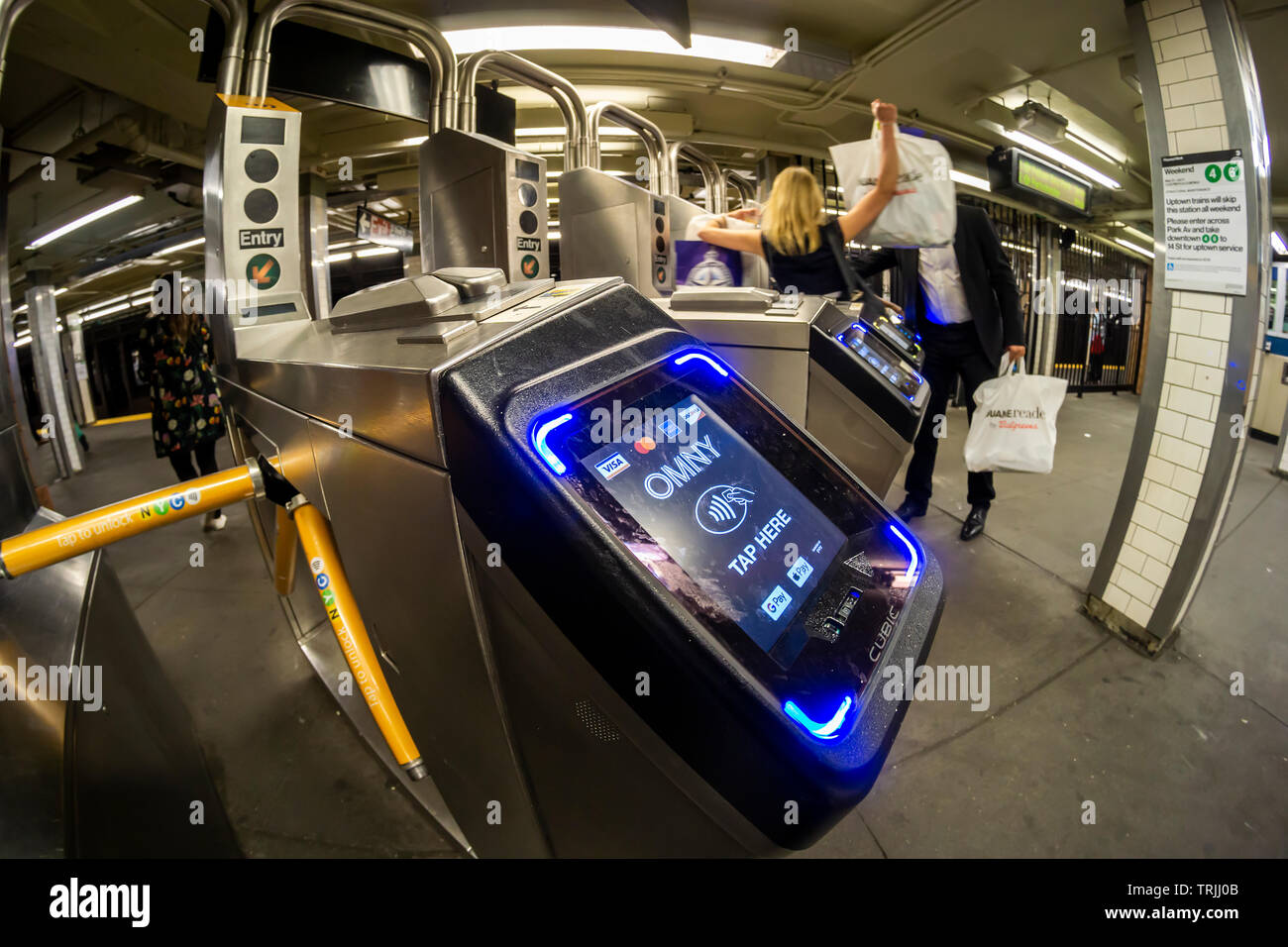 Omny payment hi-res stock photography and images - Alamy