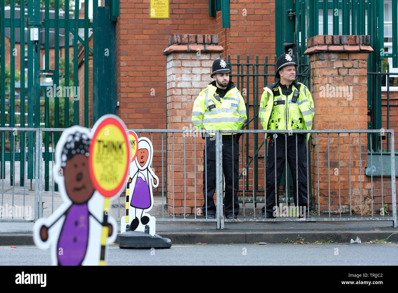 Primary school protest hi-res stock photography and images - Alamy