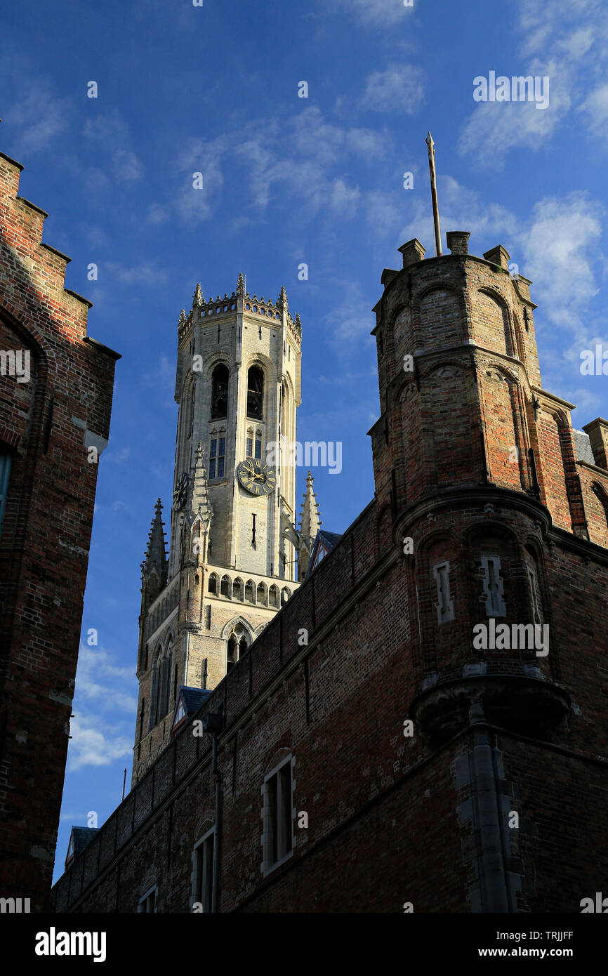 Crenellated brick wall hi-res stock photography and images - Alamy