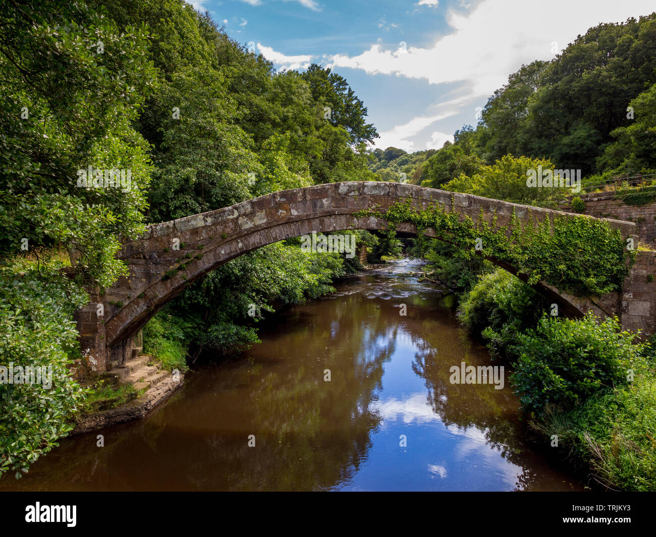 Beggar's Bridge over the River Esk, Glaisdale, North Yorkshire Moors ...