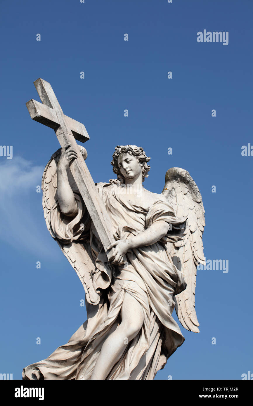 Angel cross statue sculpture hi-res stock photography and images - Alamy