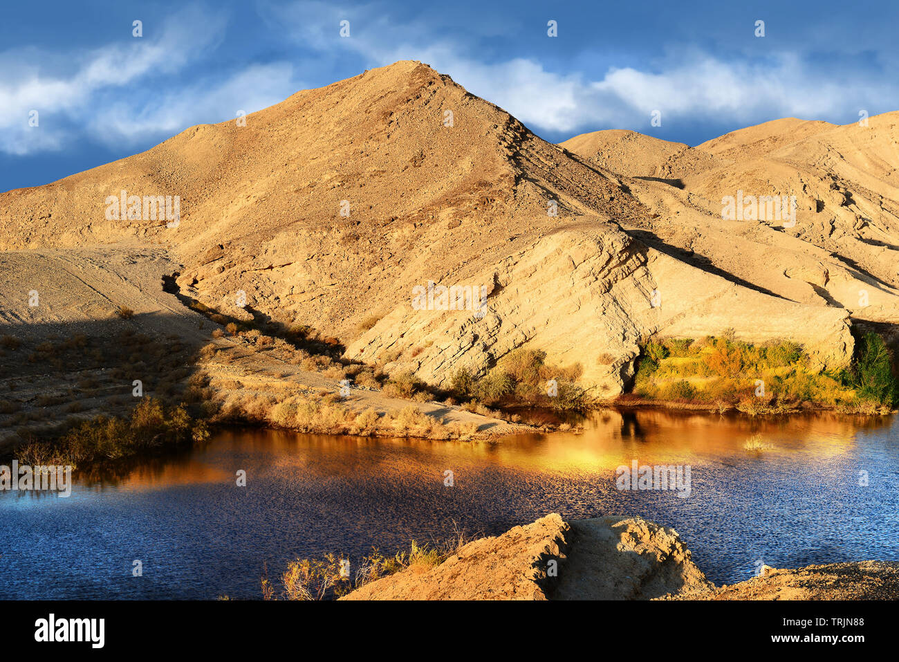 Beautifuldesert hi-res stock photography and images - Alamy