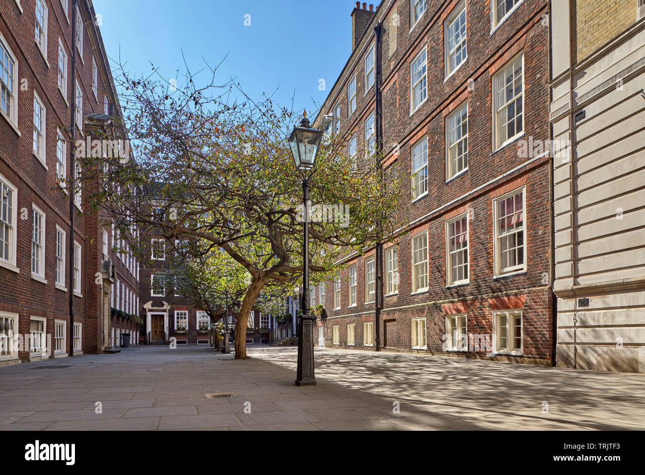 Middle Temple Courtyard Stock Photo - Alamy