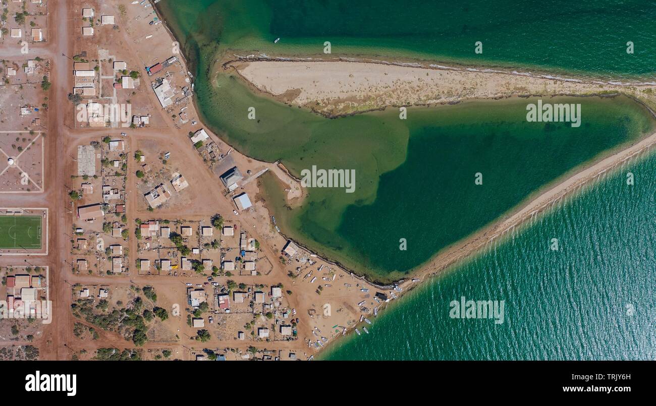 Estrecho del mar hi-res stock photography and images - Alamy