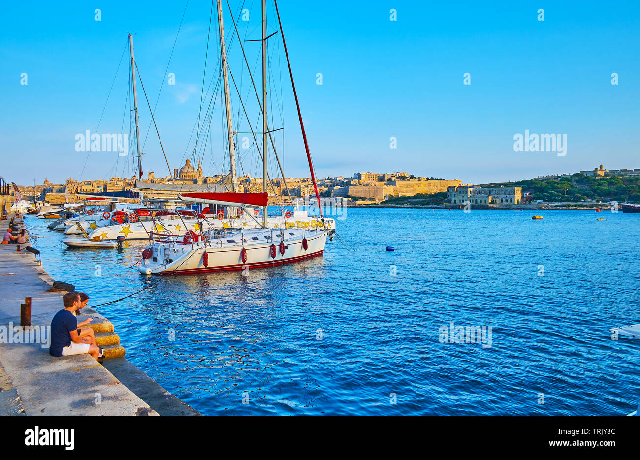 Malta line travel skyline hi-res stock photography and images - Alamy