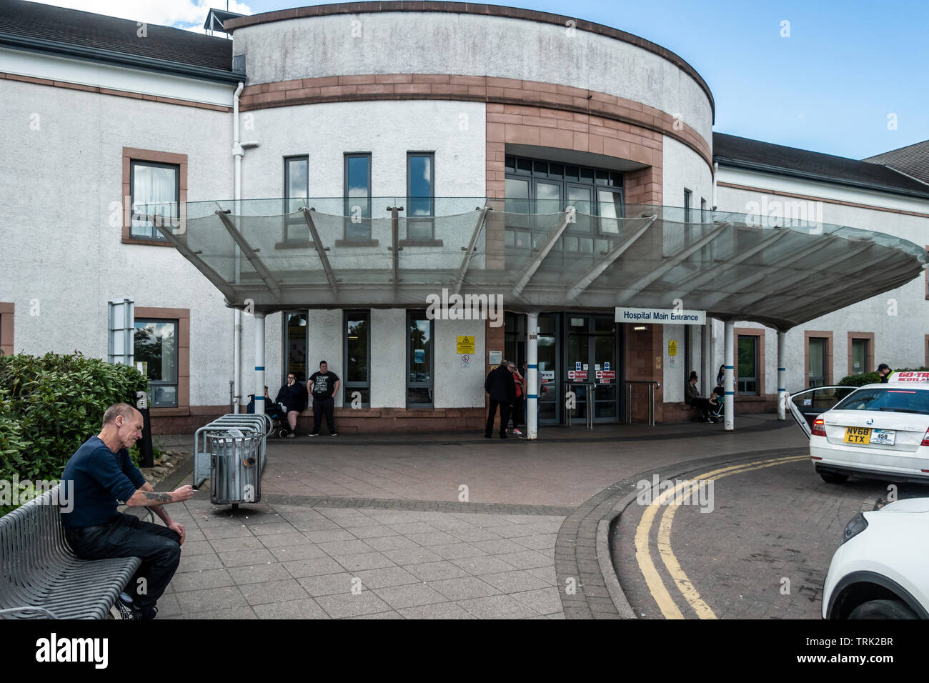Hospital main door hi-res stock photography and images - Alamy