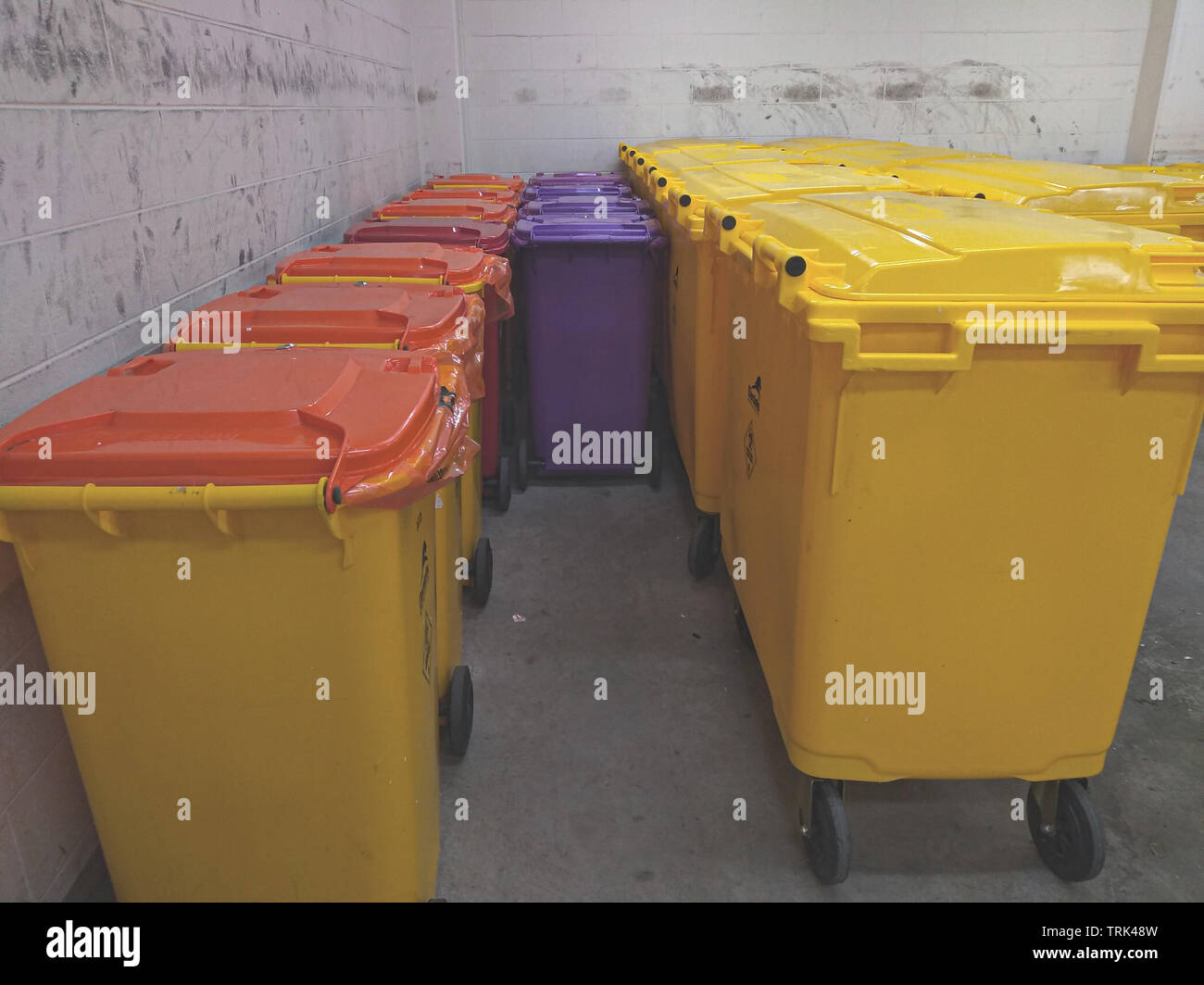 Hospital bins waste hi-res stock photography and images - Alamy