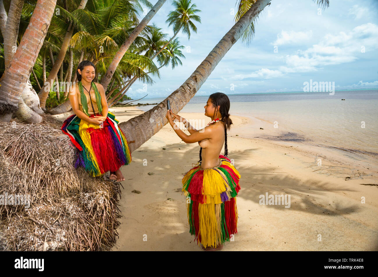 Micronesia Girl Stock Photos & Micronesia Girl Stock Images - Page 2 ...