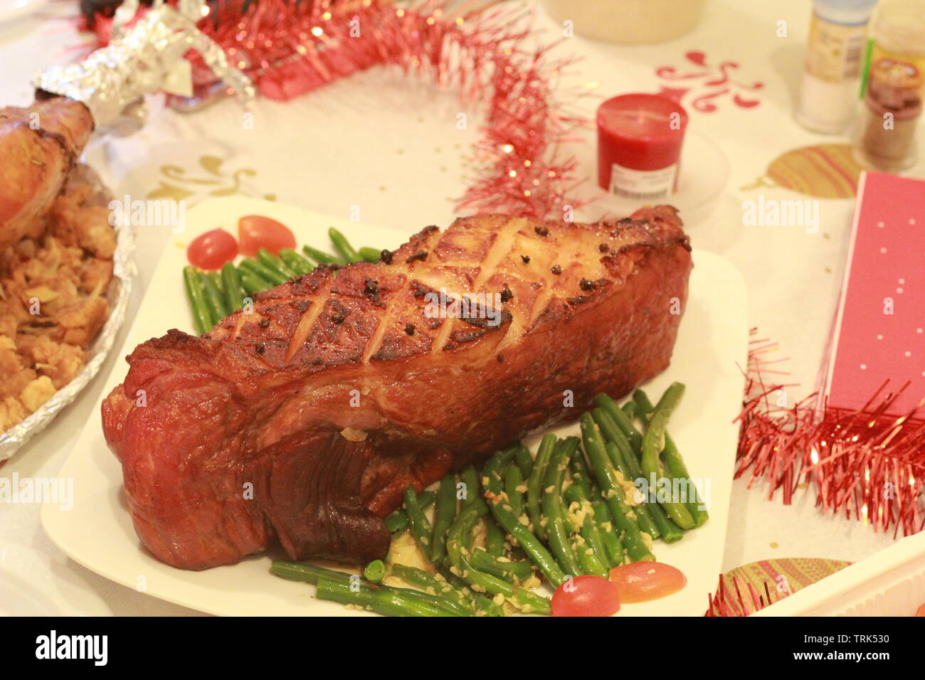 Traditional Christmas ham Stock Photo - Alamy