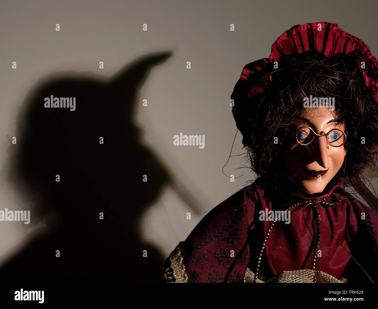 Shadow puppet witch hi-res stock photography and images - Alamy